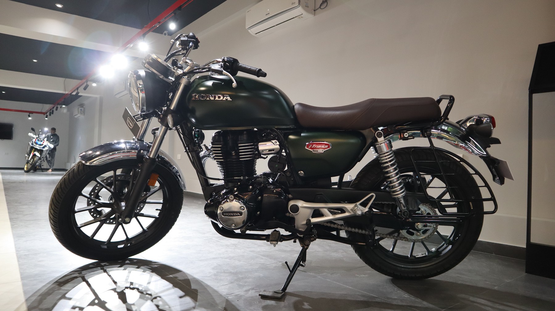 Honda2Wheelers India expands BigWing – its exclusive premium motorcycle ...